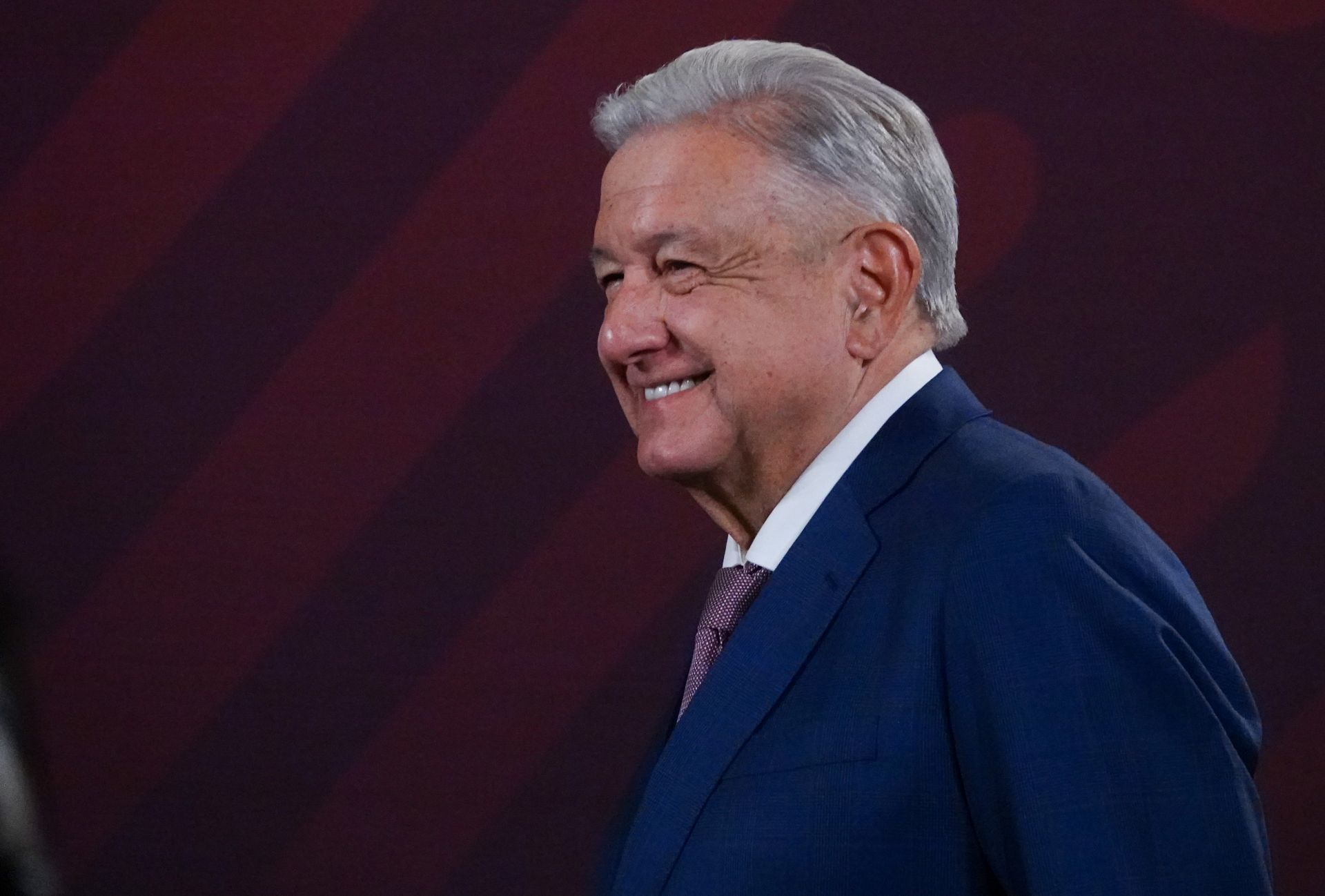 AMLO tiene menos síntomas; prevén reincorporación antes de fin de ...