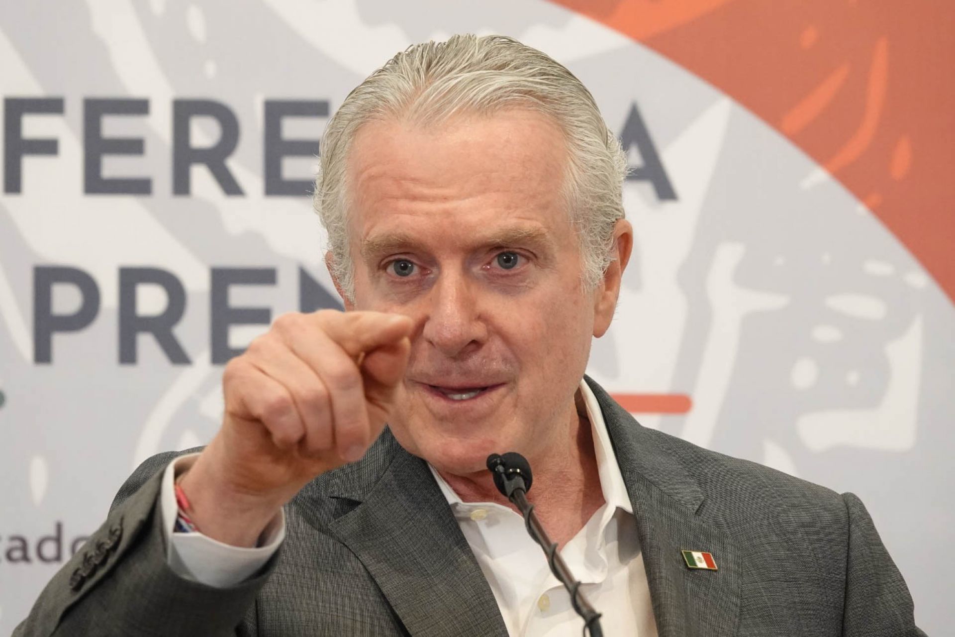 Creel invita a "enfrentar juntos los retos que están por llegar"