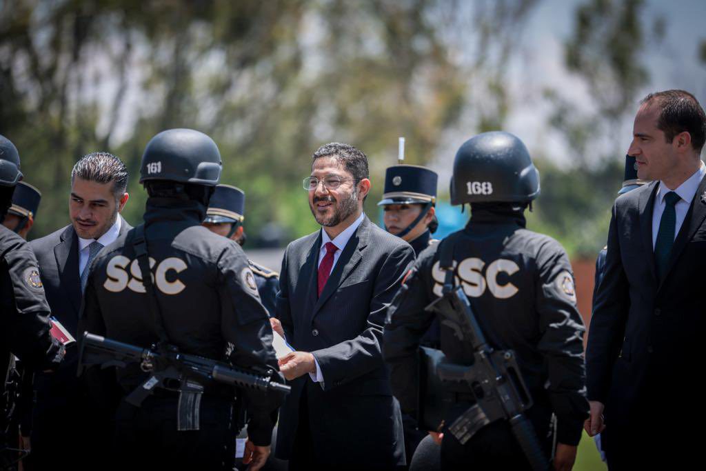 Se gradúan 44 policías de la UMOE de CDMX • Once Noticias